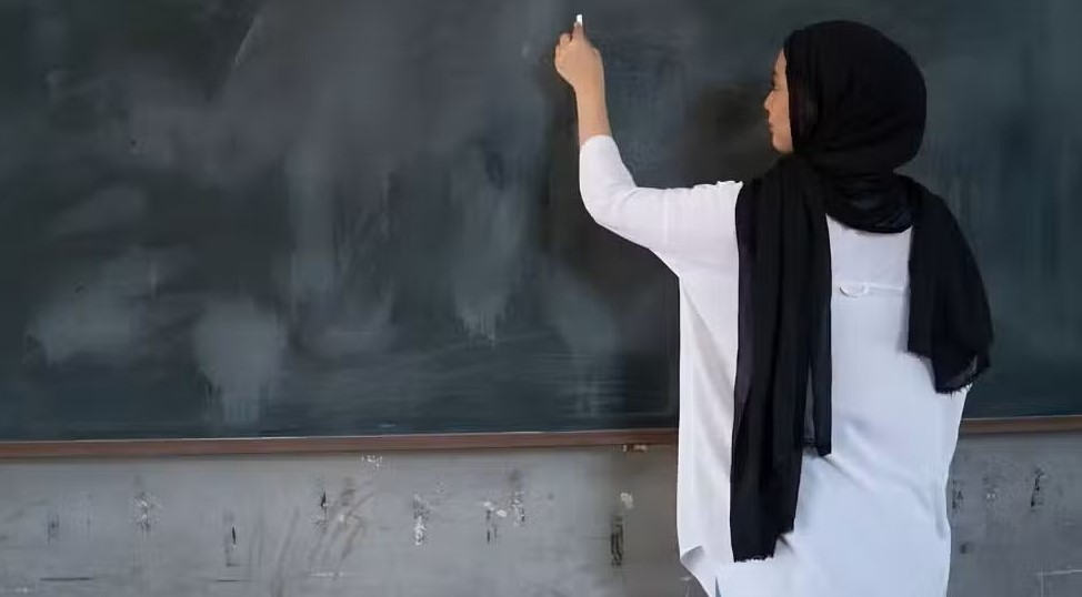 Punjab Introduces New Dress Code for School Teachers: Black Gown ...